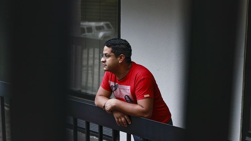 ‘On the cusp of a crisis:’ Migrants make their way to Atlanta from ...